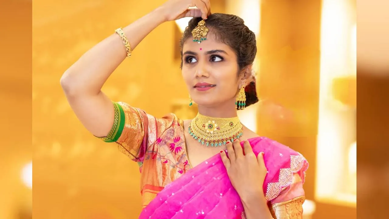 Deepavali Fashion 2025: ದೀಪಾವಳಿ ಫೆಸ್ಟೀವ್ ಸೀಸನ್ ಲೆಹೆಂಗಾಗೆ ಸಿಕ್ತು ಲೋಕಲ್ ...