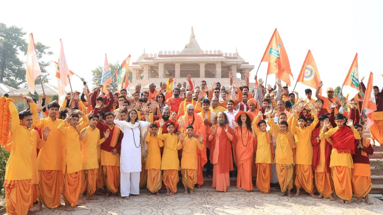Mahakumbh 2025: ಪ್ರಯಾಗ್‌ರಾಜ್‌ನ ಪರಮಾರ್ಥ ಪುಷ್ಪ ಆಶ್ರಮಕ್ಕೆ ಸುತ್ತೂರು ಶ್ರೀ ...